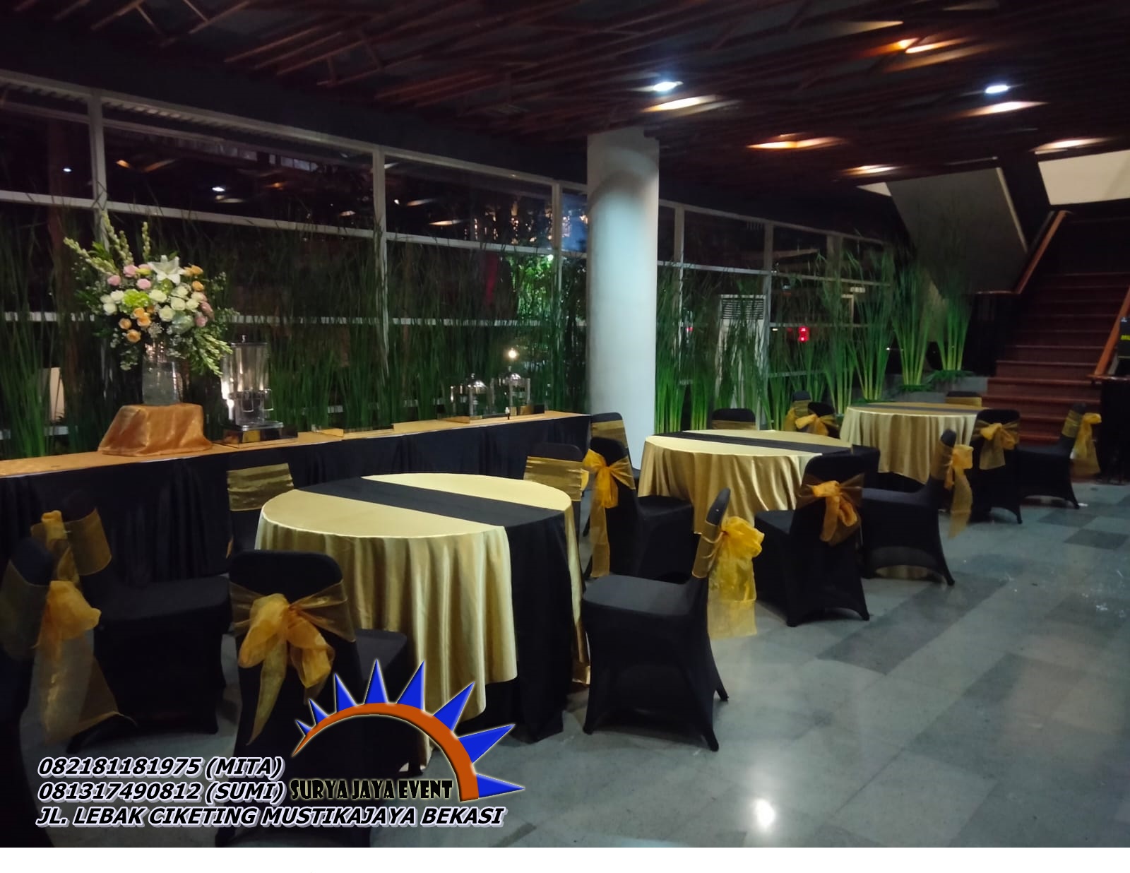 Sewa Meja D120cm Skirting Hitam Topping Gold Dan Kursi Cover Hitam ...